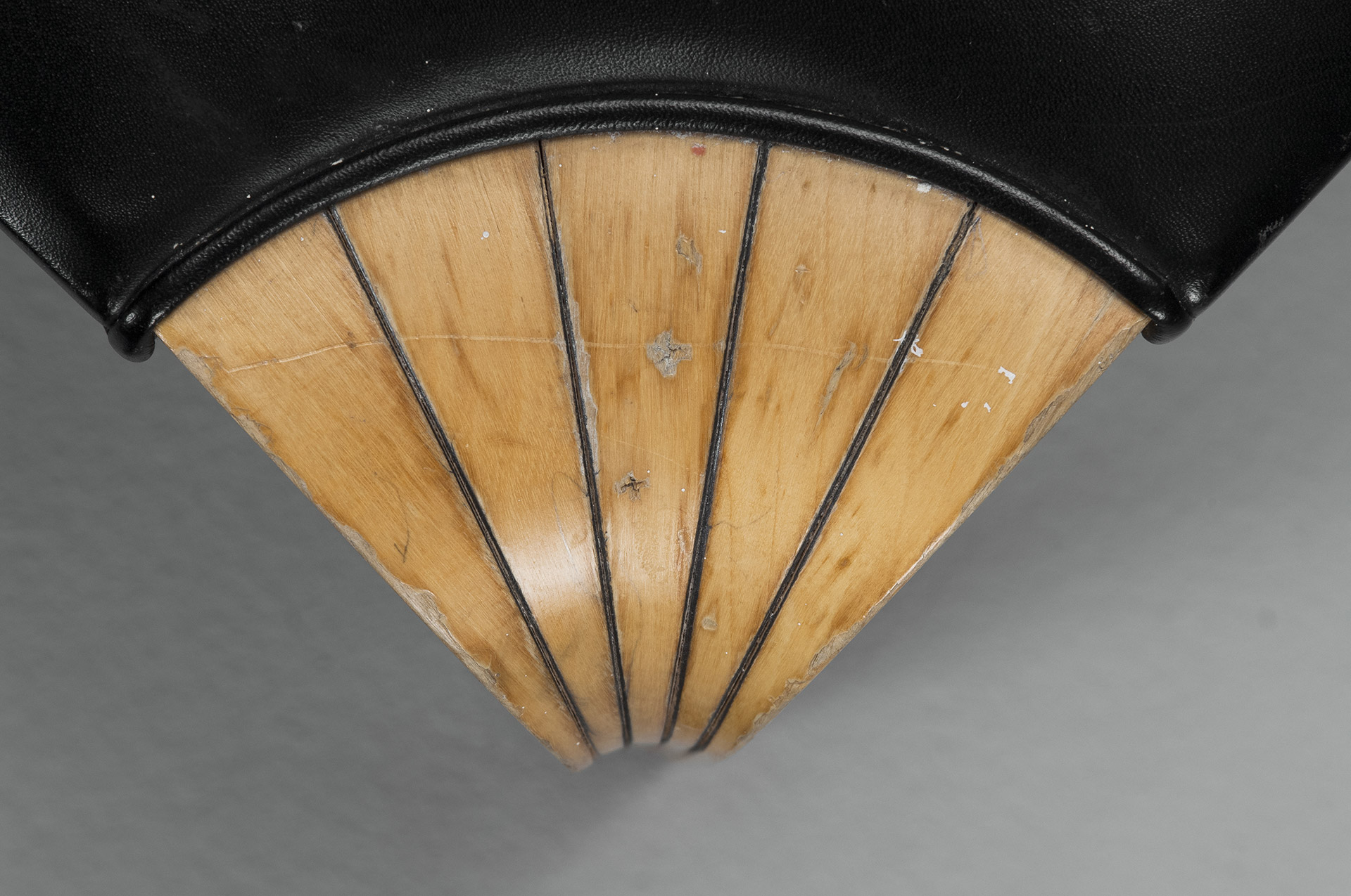 Jacksons - Fan Leg Stool, Model no. X601 - Alvar Aalto