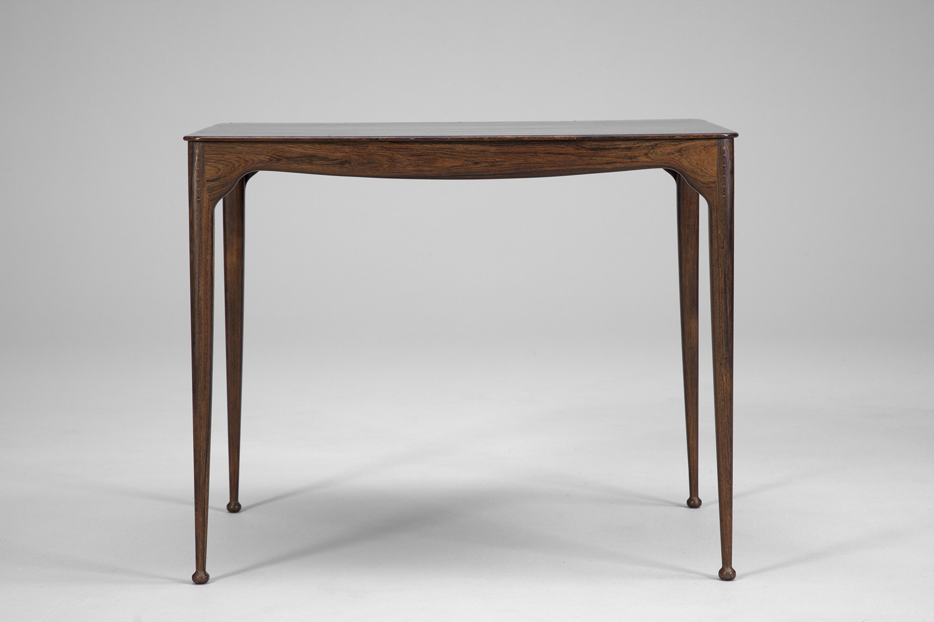 Jacksons - “Museum table” - Peder Moos