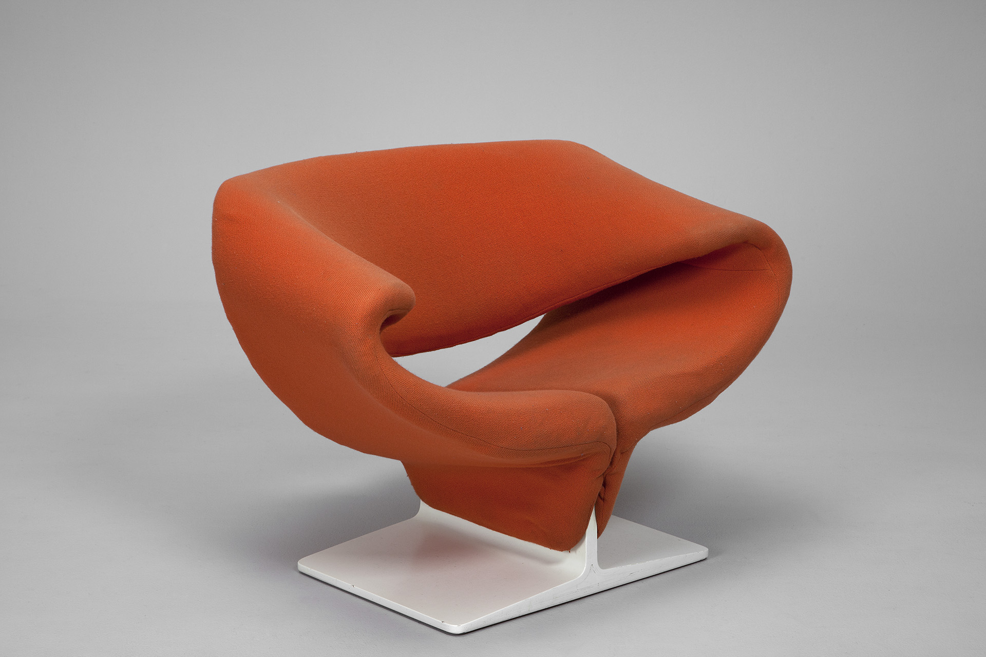 Jacksons - Ribbon Chair - Pierre Paulin
