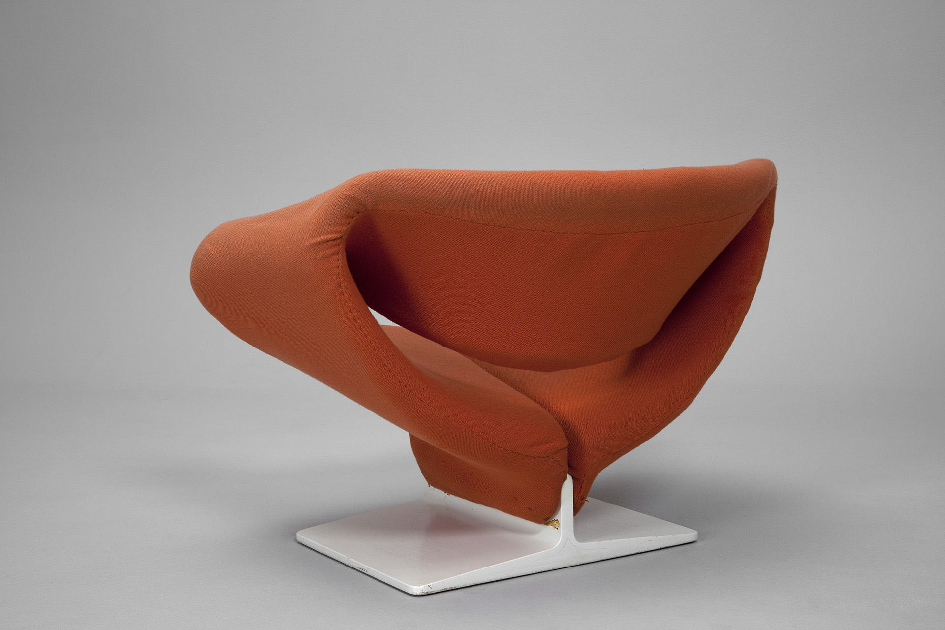 Jacksons - Ribbon Chair - Pierre Paulin