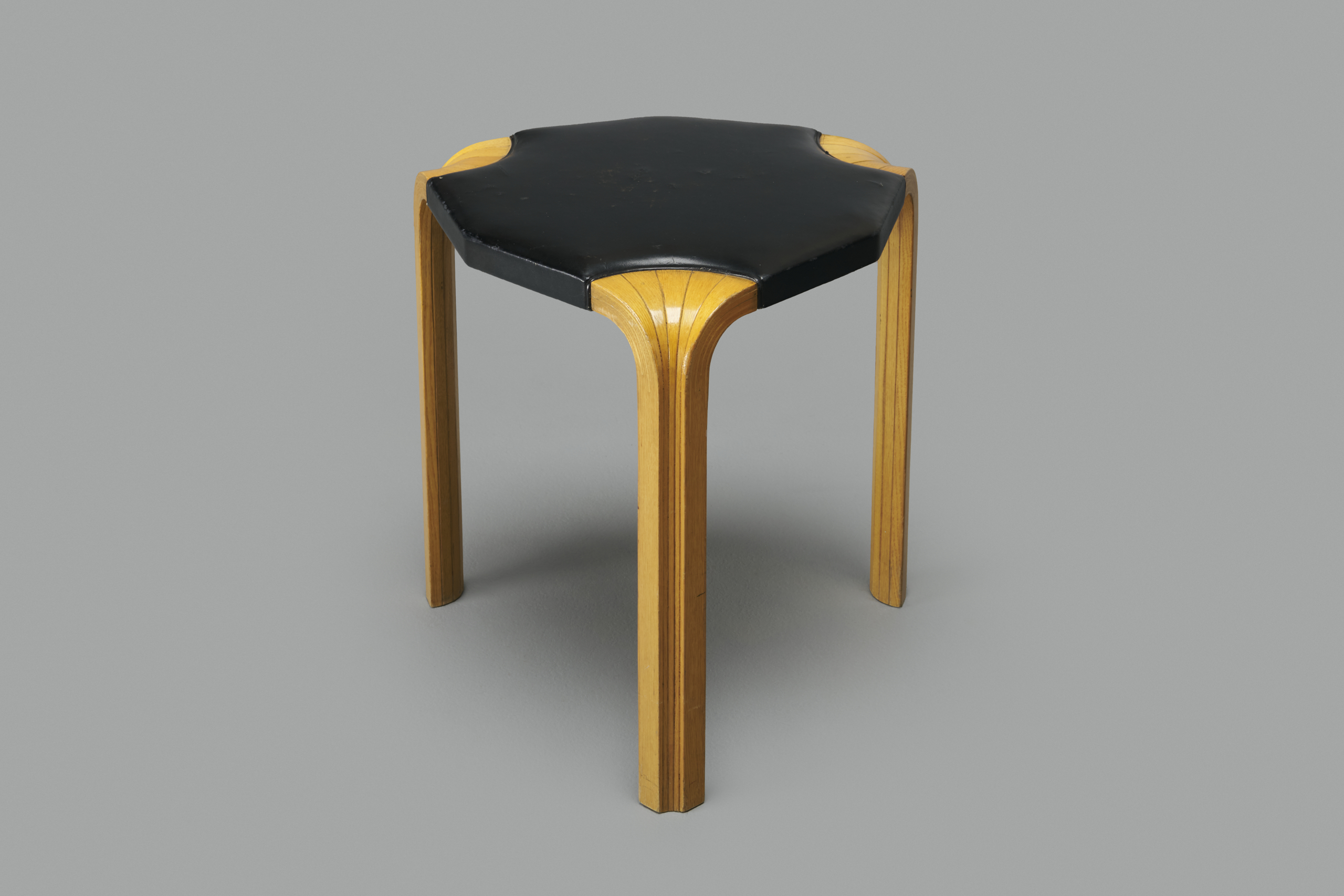 Alvar Aalto – Fan Leg Stool, Model no. X602 - Jackson Design Alvar Aalto – Fan Leg Stool, Model no. X602 - Jackson Design
